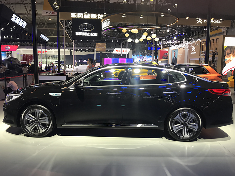 售价18.98万起，索纳塔却愣了，东风悦达起亚K5 PHEV上市-车神榜