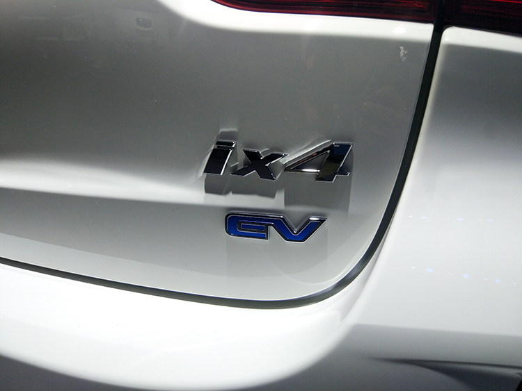 售16.38-17.38万元 广汽丰田首款纯电动SUV车型ix4上市-车神榜